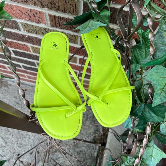Shade & Shore | Shoes | Shade Short Neon Green Strappy Flip Flop ...
